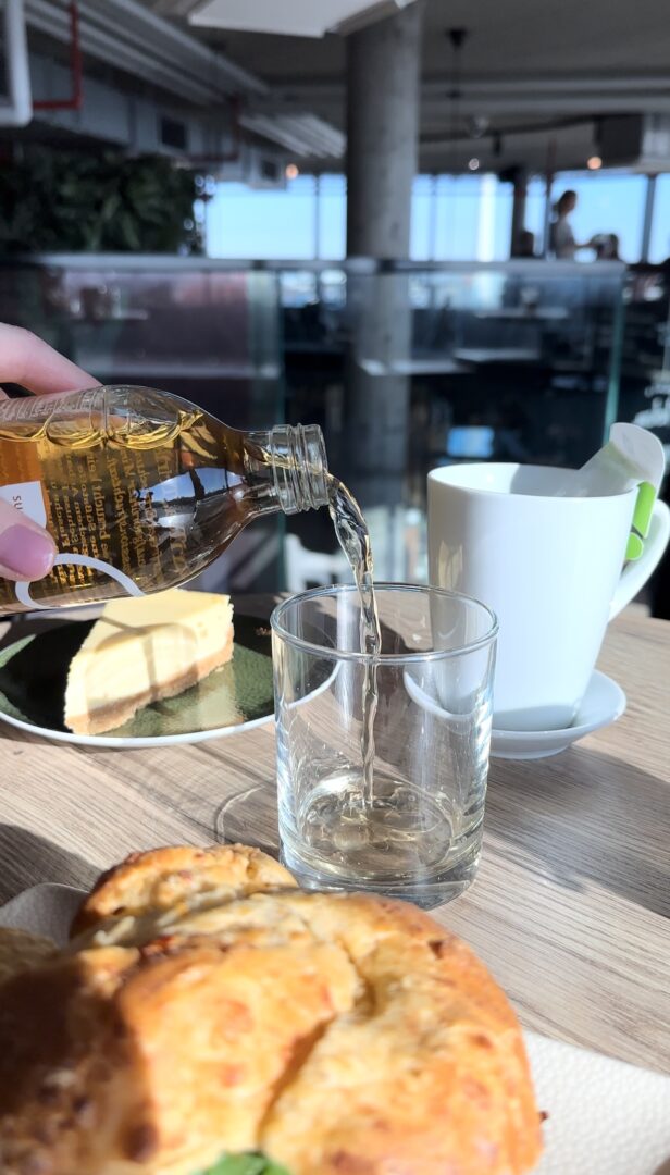 Kaffee mit Aussicht im Hamburger Bunker - Constant Grind